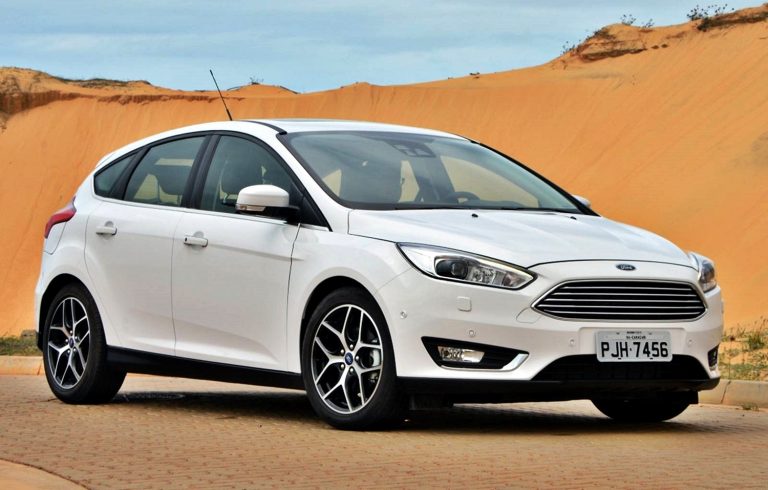 Carros com F